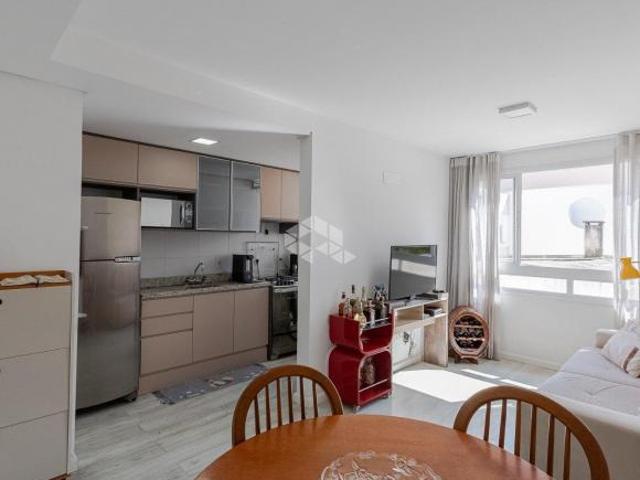 Apartamento de 65 m², 3 dormitórios, 1 suíte e 2 vagas no Petrópolis