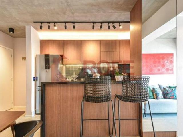 Apartamento de 70 m² com depósito à venda no Campo Belo. São 2 quartos, 1 suíte e 2 vagas