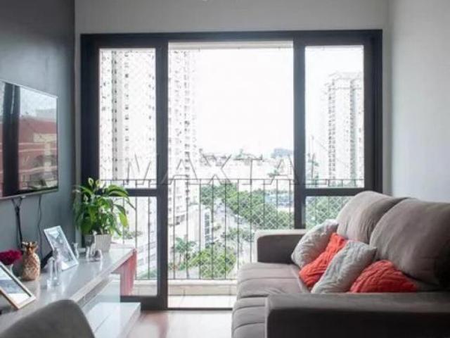 Apartamento de 70 mts², 2 quartos e 1 banheiro, sala, sacada, 1 garagem