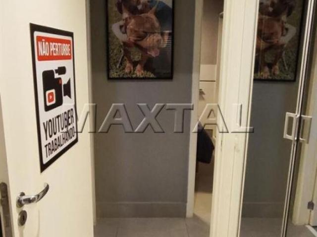 Apartamento de 77m², 2 quartos, 1 sala com sacada com churrasqueira e cozinha com armário