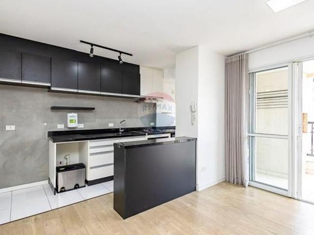 Apartamento de 76m2 com 2 quartos, suíte e 2 vagas no Água Verde