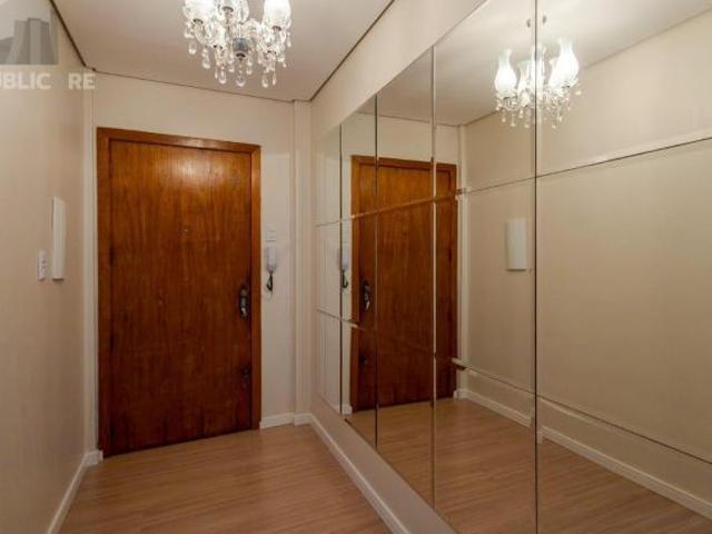 Apartamento de 80 m²semi mobiliado, 3 dormitórios e 1 suíte no Centro Histórico