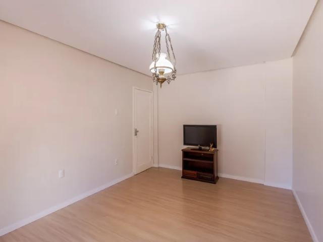 Apartamento de 80 m²semi mobiliado, 3 dormitórios e 1 suíte no Centro Histórico