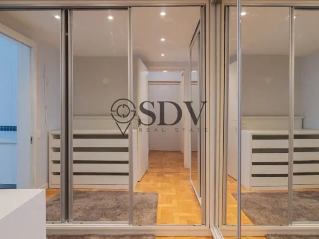 Apartamento de 81m², reformado e mobiliado, 2 dormitórios 1 suíte, à venda no Itaim Bibi