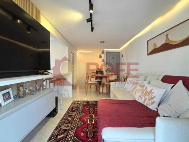 Apartamento de 86m² com 2 dormitórios em Moema, reformado, próximo ao Shopping Ibirapuera