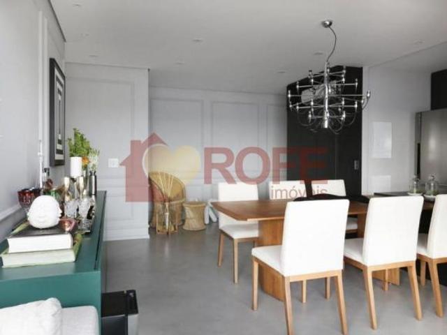 Apartamento de 92 m² com 2 dormitórios à venda no Brooklin. 2 vagas de garagem fixas. Andar alto