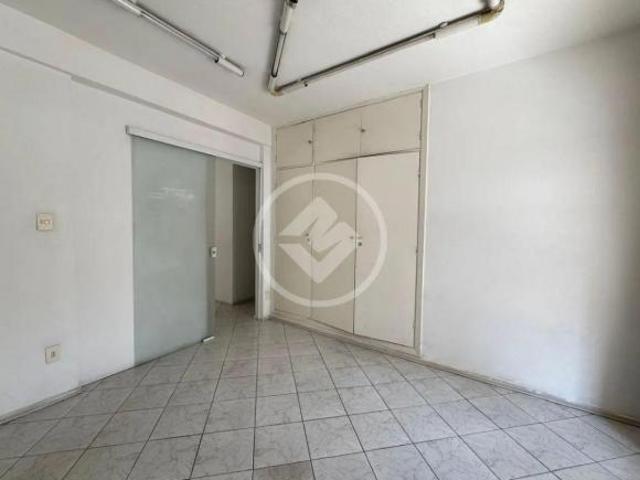Apartamento de 98 m2, para reforma, com 3 dormitórios, no centro de Campinas R$ 400.000,00
