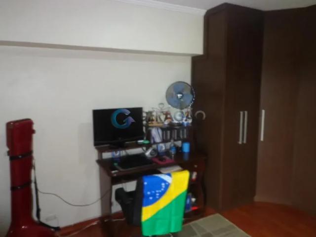 Apartamento de 03 Dorm. Sendo 01 Suíte com 142 m² no centro