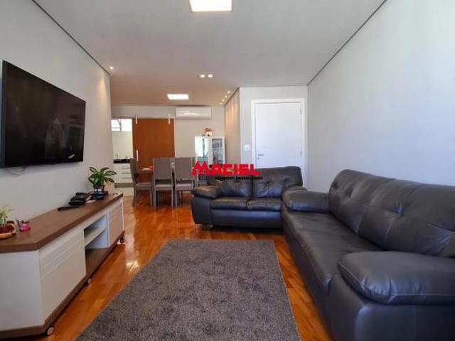 Apartamento de 03 dormitorios, 1 suite, 1 garagem