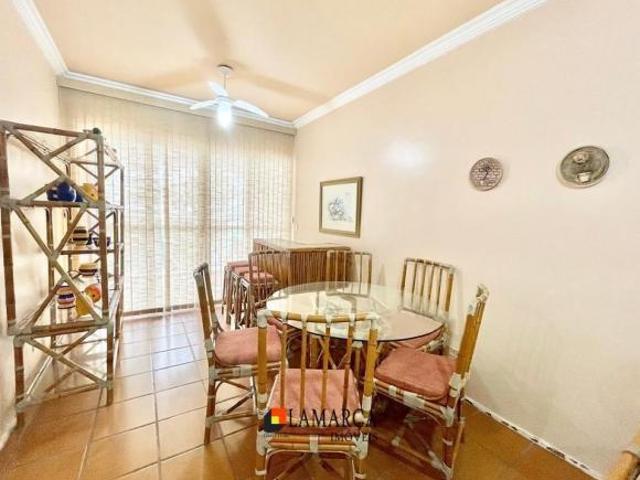 Apartamento de 03 dormitorios a venda em Guaruja.