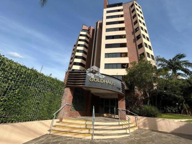Apartamento de 03 dormitórios com 01 suíte, central e semimobiliado!