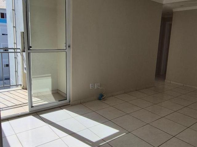 Apartamento de 03 dormitórios com sacada e churrasqueira. Bairro Igara