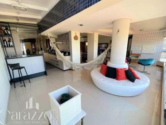 Apartamento de 03 dormitórios com terraço