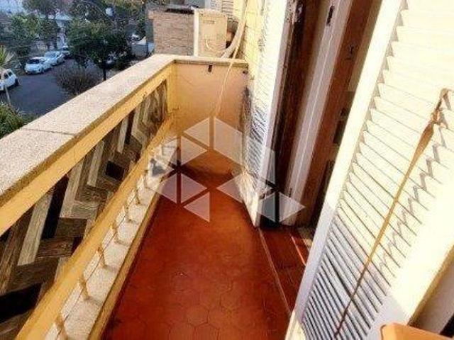 Apartamento de 03* dormitórios e com sacada