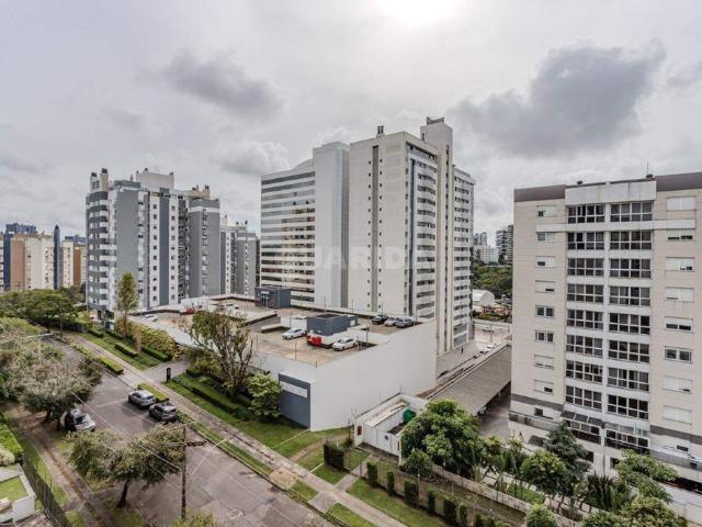 Apartamento de 03 dormitórios e 1 vaga no bairro Passo d`Areia COD: 25751