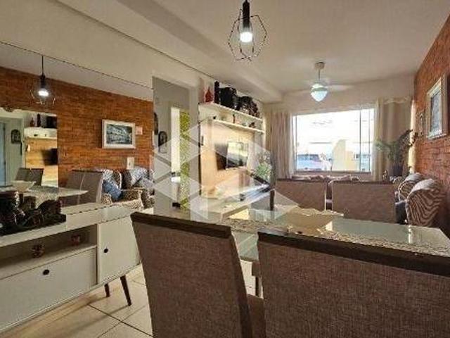 Apartamento de 03 dormitórios, semi mobiliado, com garagem