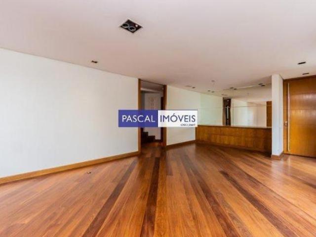 Apartamento de 03 suítes em Moema