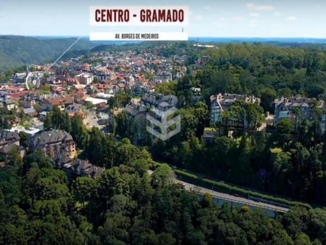 APARTAMENTO DE 03 SUÍTES NO CENTRO DE GRAMADO