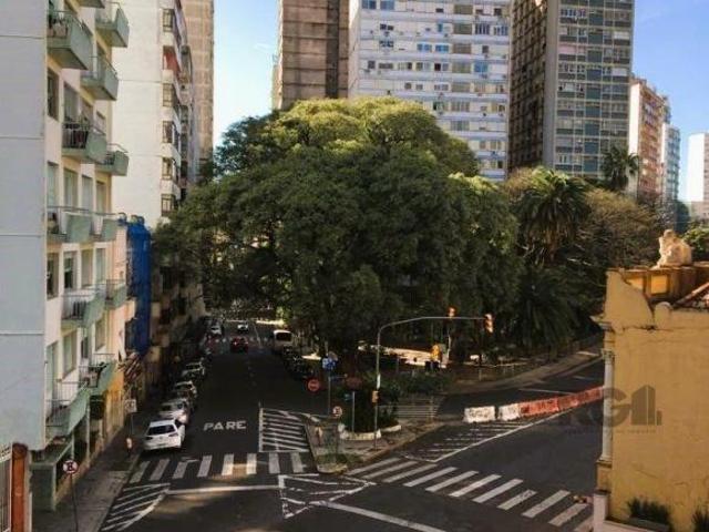 Apartamento de 01 dorm. no Centro Histórico