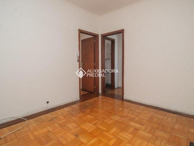 Apartamento de 01 dormitório na Av. independência