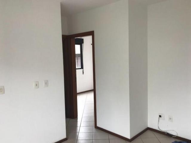 Apartamento de 01 dormitório. Bairro Centro