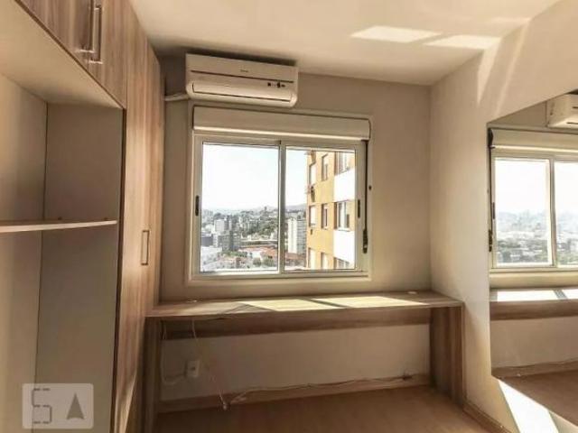Apartamento de 01 dormitorio com vaga de garagem na Azenha Porto alegre