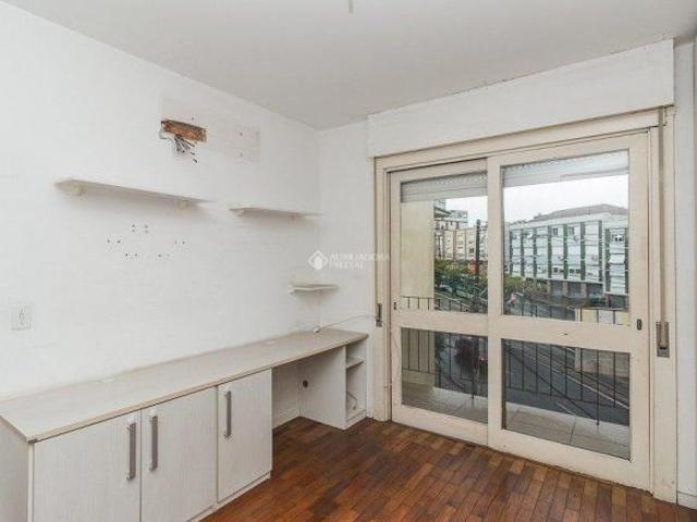 Apartamento de 01 quarto com sacada no bairro Petrópolis