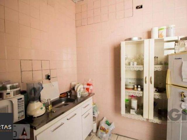 Apartamento de 02 doritorios no bairro Gloria