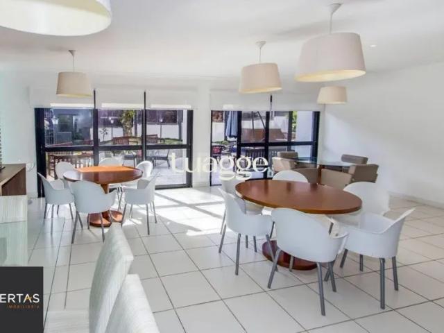 Apartamento de 02 dormitórios com garagem