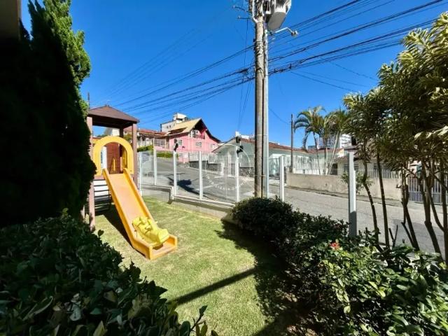 Apartamento de 02 dormitórios com vista mar em Barreiros CEN