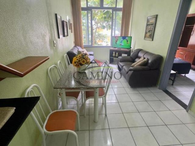Apartamento de 02 dormitórios, à venda com 60 m², próximo à praia das Pitangueiras, Guarujá/SP