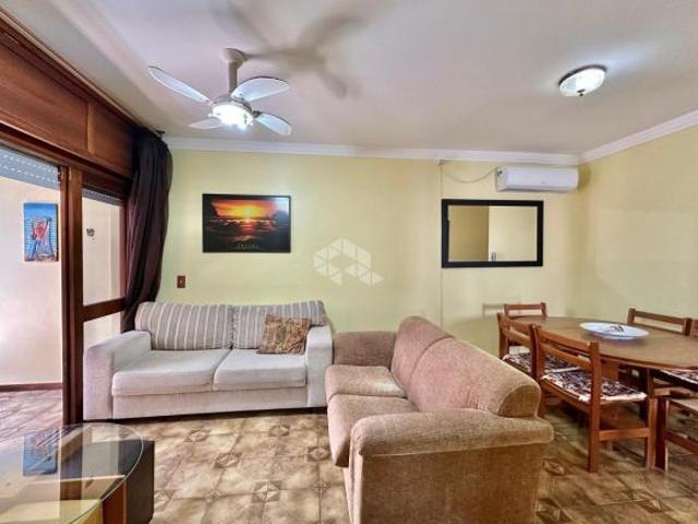 Apartamento de 02 Dormitórios, 1 suíte, mobiliado, Posição Solar Norte, sacada c