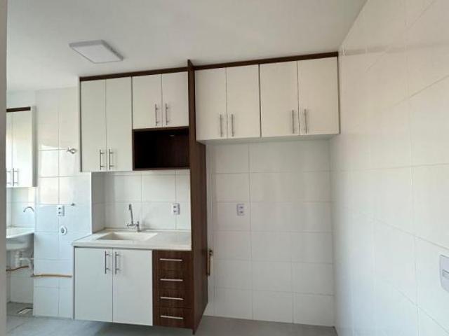 Apartamento de 02 dormitórios, andar alto