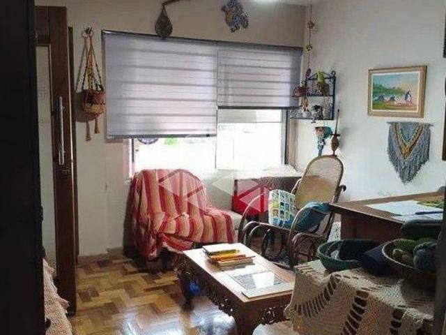 Apartamento de 02 dormitórios com 02 banheiros no bairro Cidade Baixa