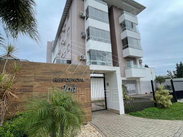 Apartamento de 02 dormitórios com Garagem