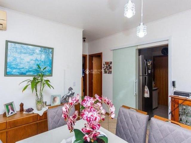 Apartamento de 02 dormitórios com garagem nos Bairros Partenon ou Santana na cidade de Porto Alegre