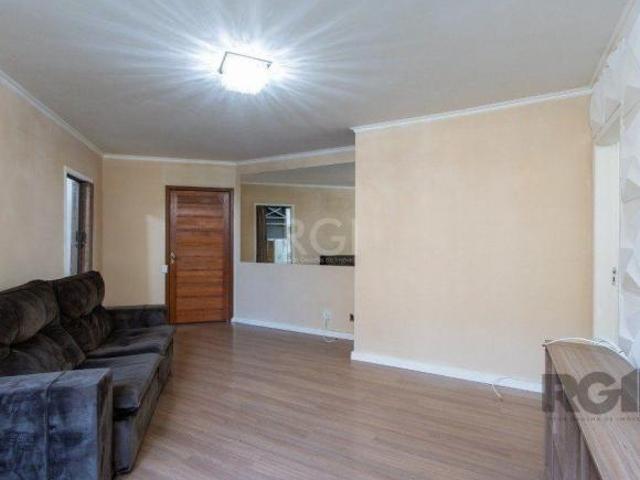 Apartamento de 02 dormitórios com móveis e roupeiros planejados