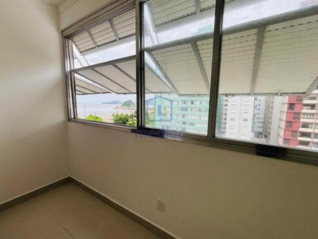 Apartamento de 02 dormitórios com vista lateral para o mar a venda em Santos Pompéia