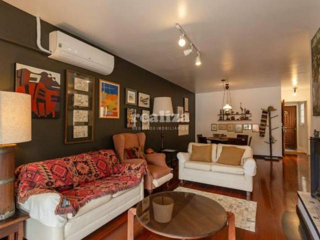 APARTAMENTO DE 02 DORMITÓRIOS EM GRAMADO