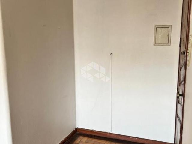 Apartamento de 02 dormitórios na Avenida Ipiranga