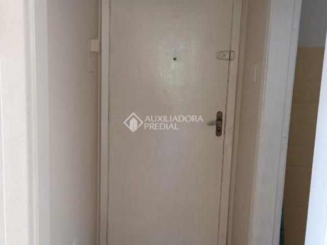 Apartamento de 02 dormitórios na Farrapos