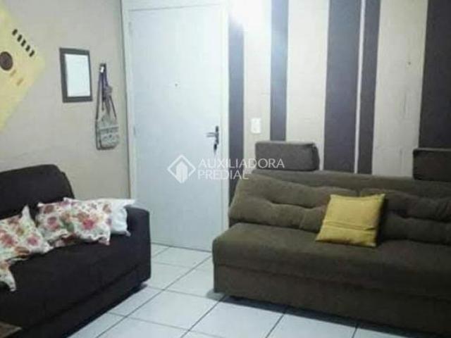 Apartamento de 02 dormitórios no Beco do império