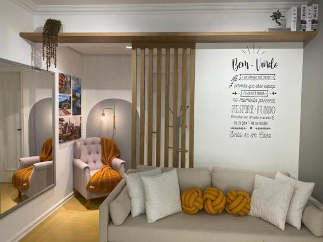 APARTAMENTO DE 02 DORMITÓRIOS NO CENTRO DE GRAMADO