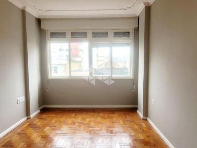 Apartamento de 02 quartos na Cidade Baixa