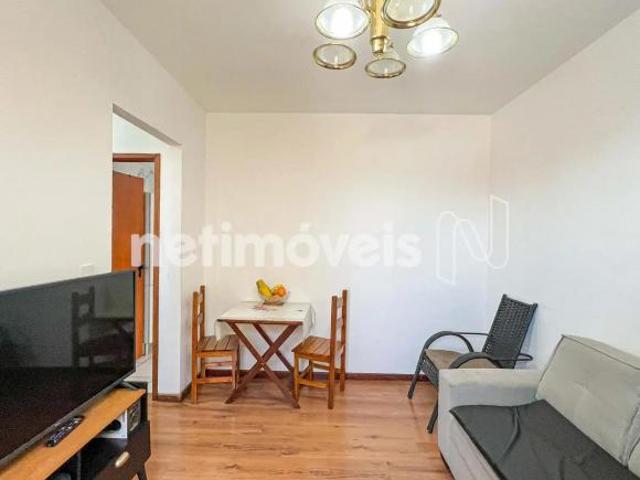 Apartamento de 02 quartos à venda no Planalto!