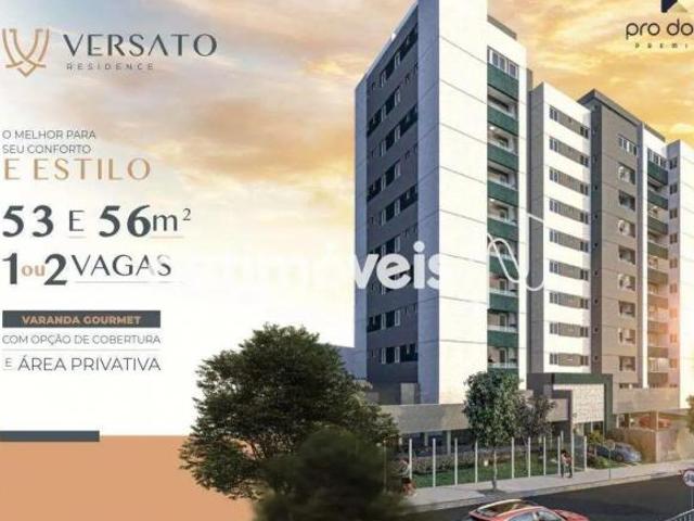 Apartamento de 02 quartos com elevador no Castelo!
