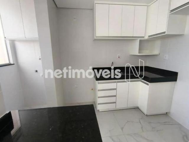 Apartamento de 02 quartos com elevador no Santa Mônica!