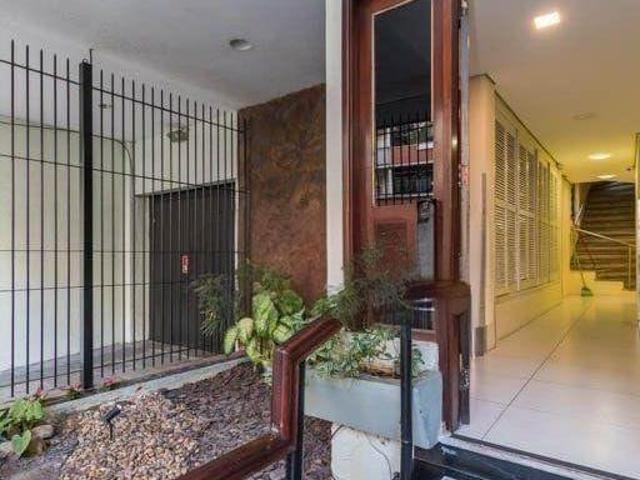 Apartamento de 02 quartos, sendo 01 com Ar condicionado, no bairro Centro Histó