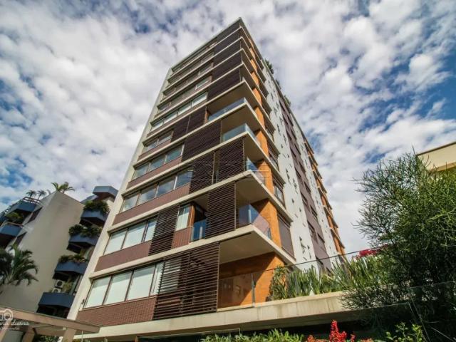 Apartamento de 02 suítes e 02 vagas B. Petrópolis