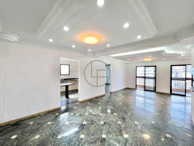 Apartamento de 04 Dormitórios com Sacada Gourmet, Vista Mar e Lazer Completo